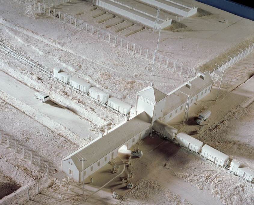 The Auschwitz Model: The Experience of studying the unimaginable ...